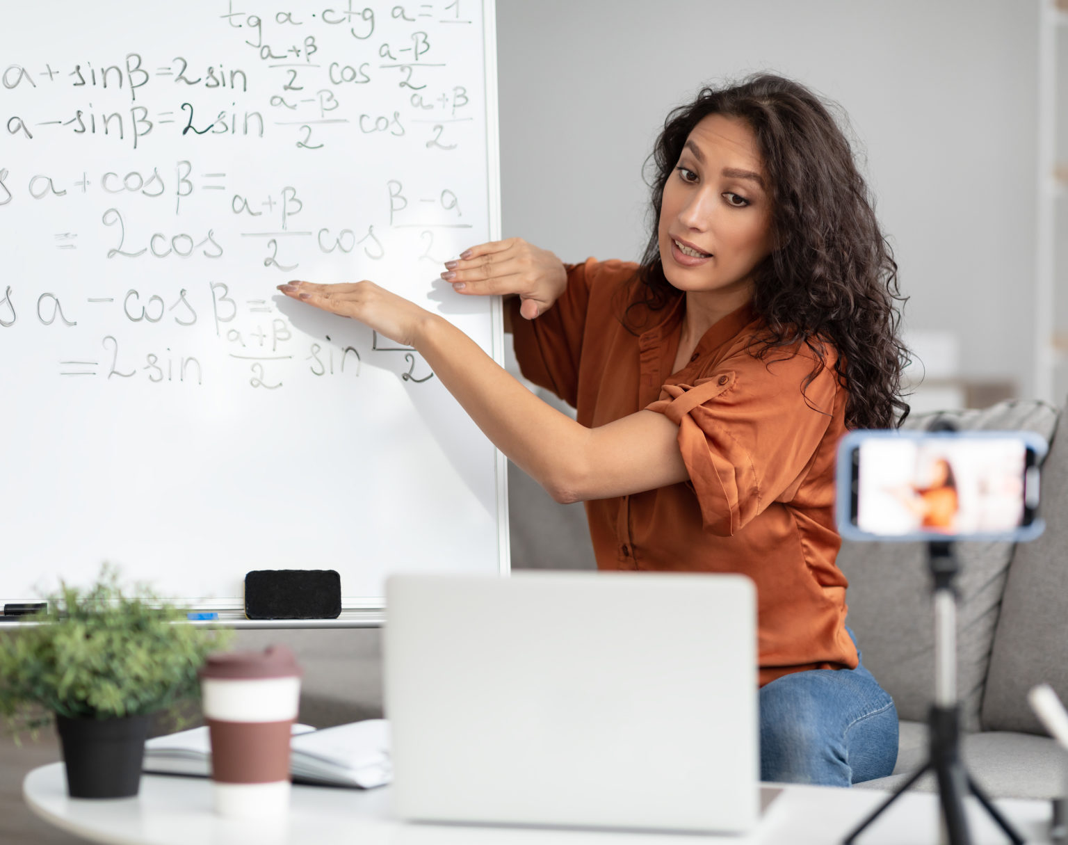Rheinische Akademie Köln: flexibler unterrichten dank Digitalisierung ...