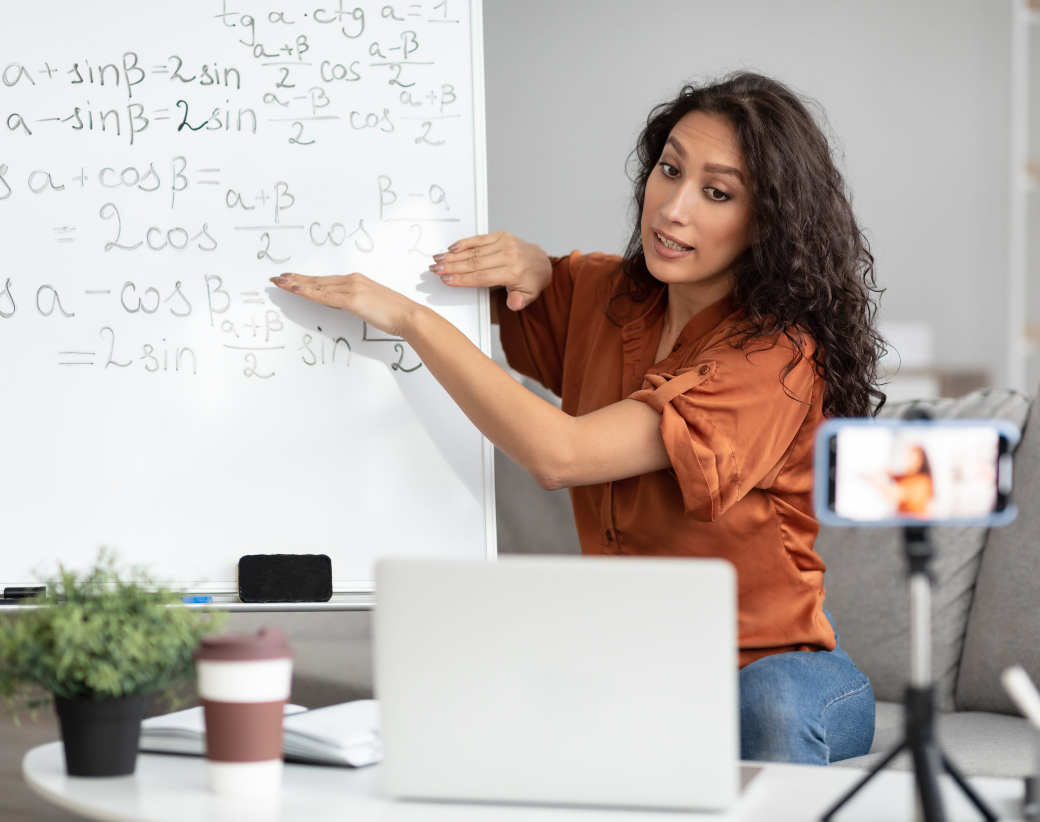 Rheinische Akademie Köln: flexibler unterrichten dank Digitalisierung ...
