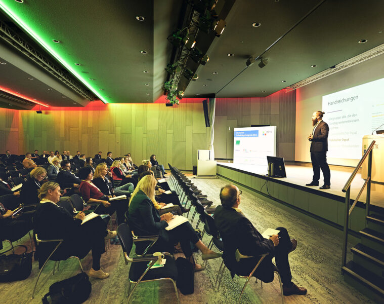 Mit der MNSpro Cloud neue Möglichkeiten für den Unterricht schaffen ...